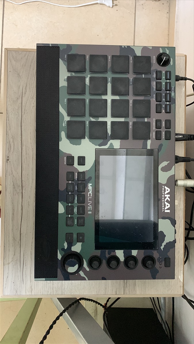 Mpc live2 1tb internal ssd למכירה בחדרה 3900 שח | כלי נגינה ...